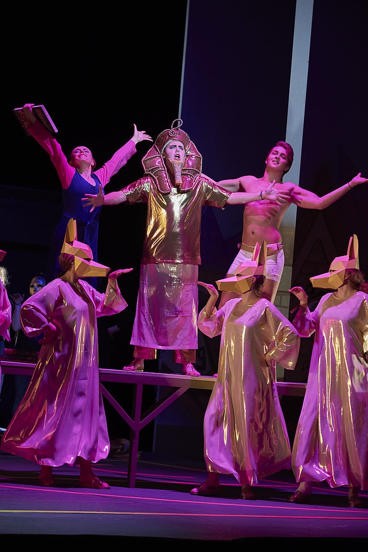 Joseph and the Amazing Technicolor Dreamcoat: Theater Dortmund